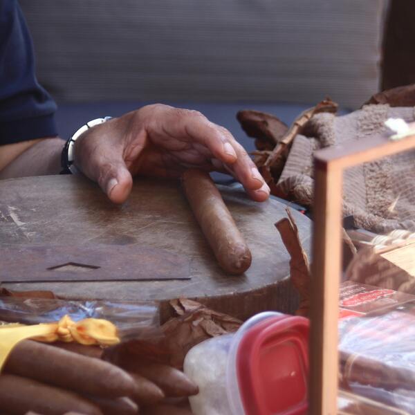 Cigar Torcedores: Preserving the Craft of Hand-Rolled Cigars – My Cigar ...